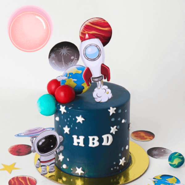 Out-of-This-World Astronaut Cake | Perfect for Space Lovers