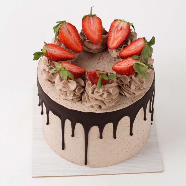 Chocolate Cakes | Chocolate Cake Delivery Dubai - CreamOne